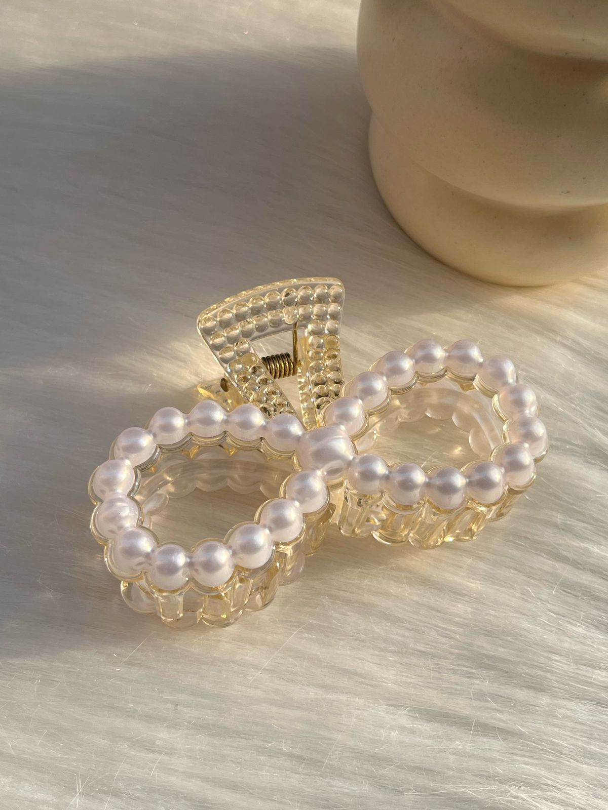 Pearl Infinity Claw Clutcher – Jewelsmars